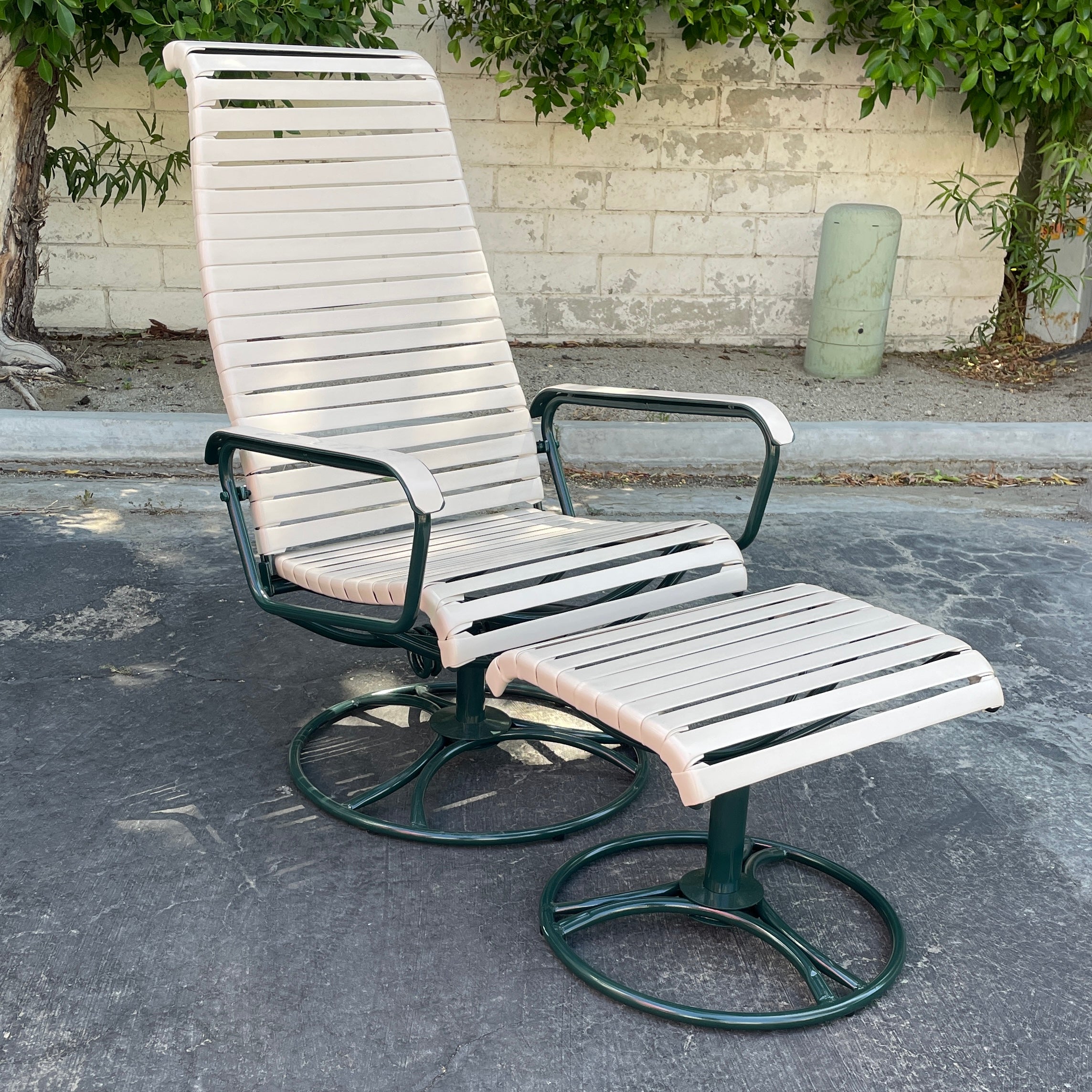 1969 Homecrest Model #68 Sacramento High Back Swivel Rocker + Ottoman ...